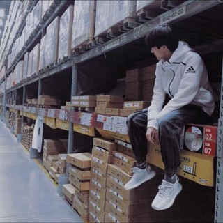 Adidas 女鞋 Yeezy 350 V2 侃爺 椰子 愛迪達 男鞋 滿天星 黑 白 天使 3M 反光 髒粉 慢跑鞋 | 蝦皮購物