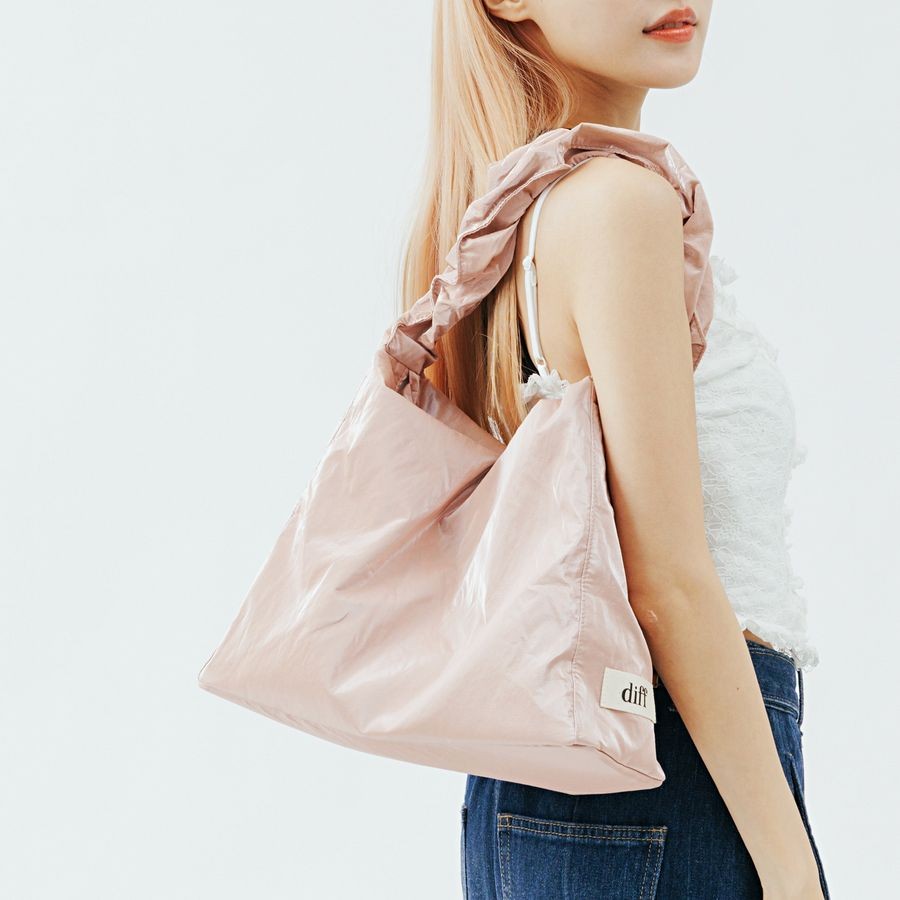 韓國Diff Large Satin Bag流浪包/ 啞光緞面大款/ 肩背包/ 托特包/ 金粉色 eslite誠品 | 蝦皮購物