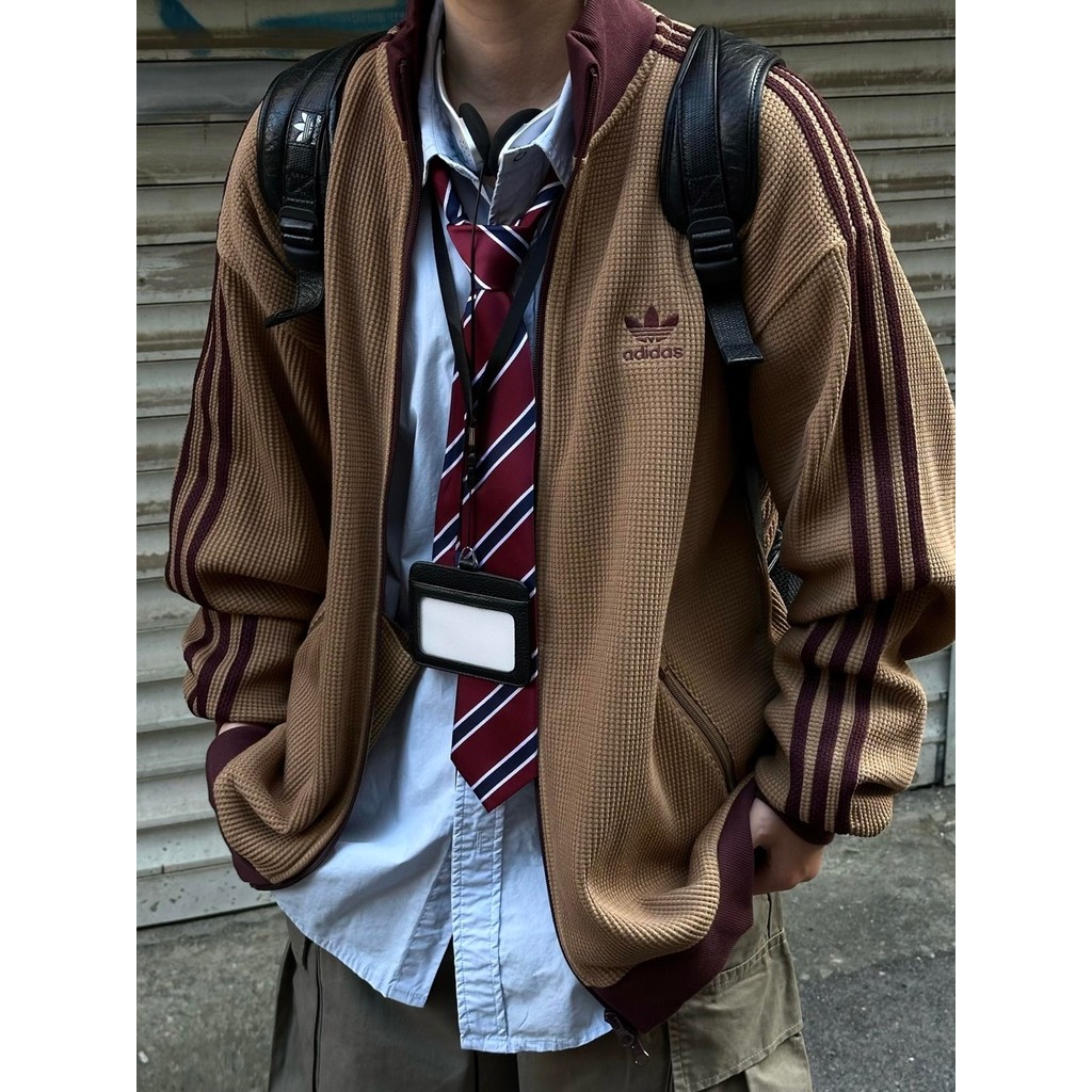 -EJ- ADIDAS 華夫格 立領外套 三葉草 奶灰深藍 KC2618 黑奶油 KC2619 焦糖棕 KC2620 | 蝦皮購物
