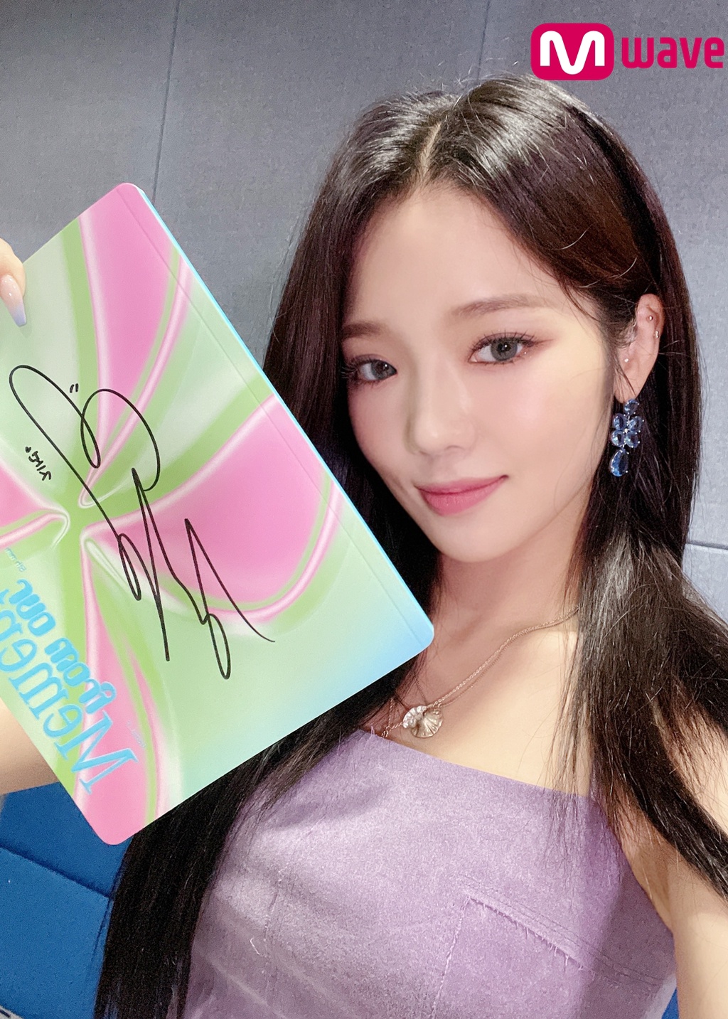 fromis_9 FOMB Mwave 簽名專輯 親筆簽名 知宣 簽專 迷五 | 蝦皮購物