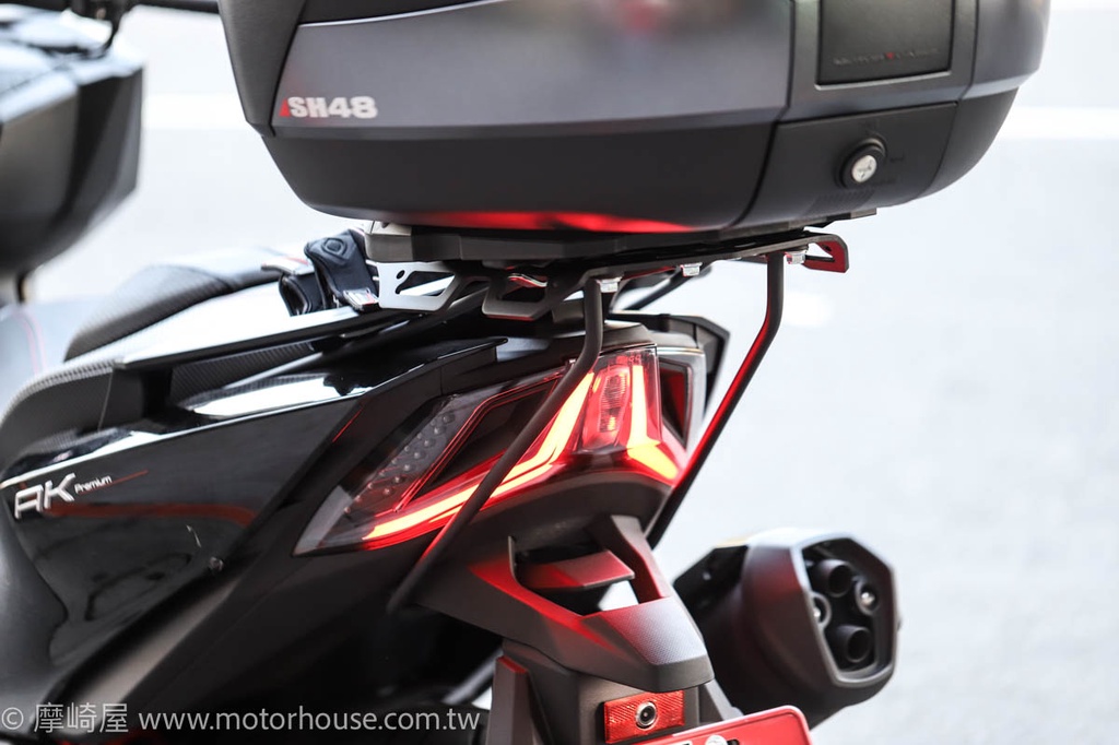 。摩崎屋。 Kymco AK550 premium 二代 SHAD SH48後箱 AK550後箱 | 蝦皮購物