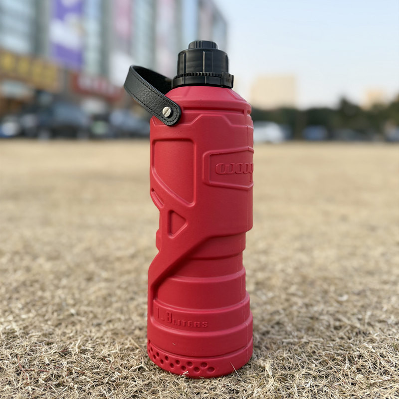 1.8L適合摩托車保險槓安裝圓柱形汽油桶 備用油壺 應急水壺 帶內置油管 適合水杯架安裝的燃料桶 柴油罐 | 蝦皮購物