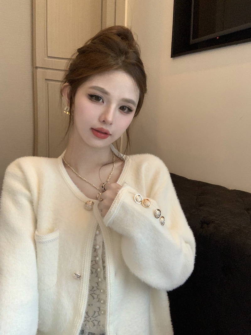 【梨卡】女裝 外套 仿水貂絨 針織外套 保暖外套 秋冬外套 韓版外套 小香風外套 女生外套 DR376【現貨24H】 | 蝦皮購物