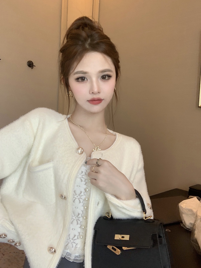 【梨卡】女裝 外套 仿水貂絨 針織外套 保暖外套 秋冬外套 韓版外套 小香風外套 女生外套 DR376【現貨24H】 | 蝦皮購物