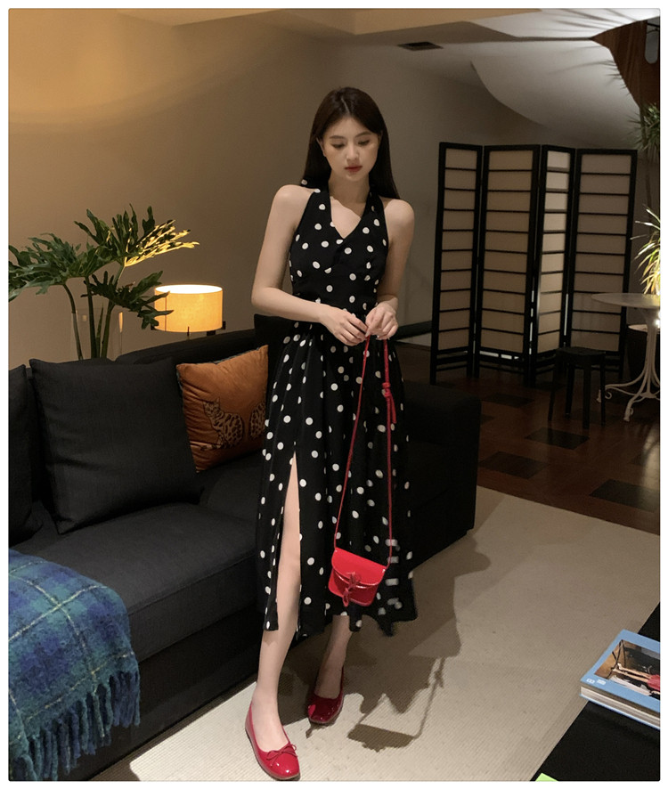 Miguo小米果_春夏法式氣質波點氣掛脖連衣裙女 修身顯瘦性感開叉中長裙 | 蝦皮購物