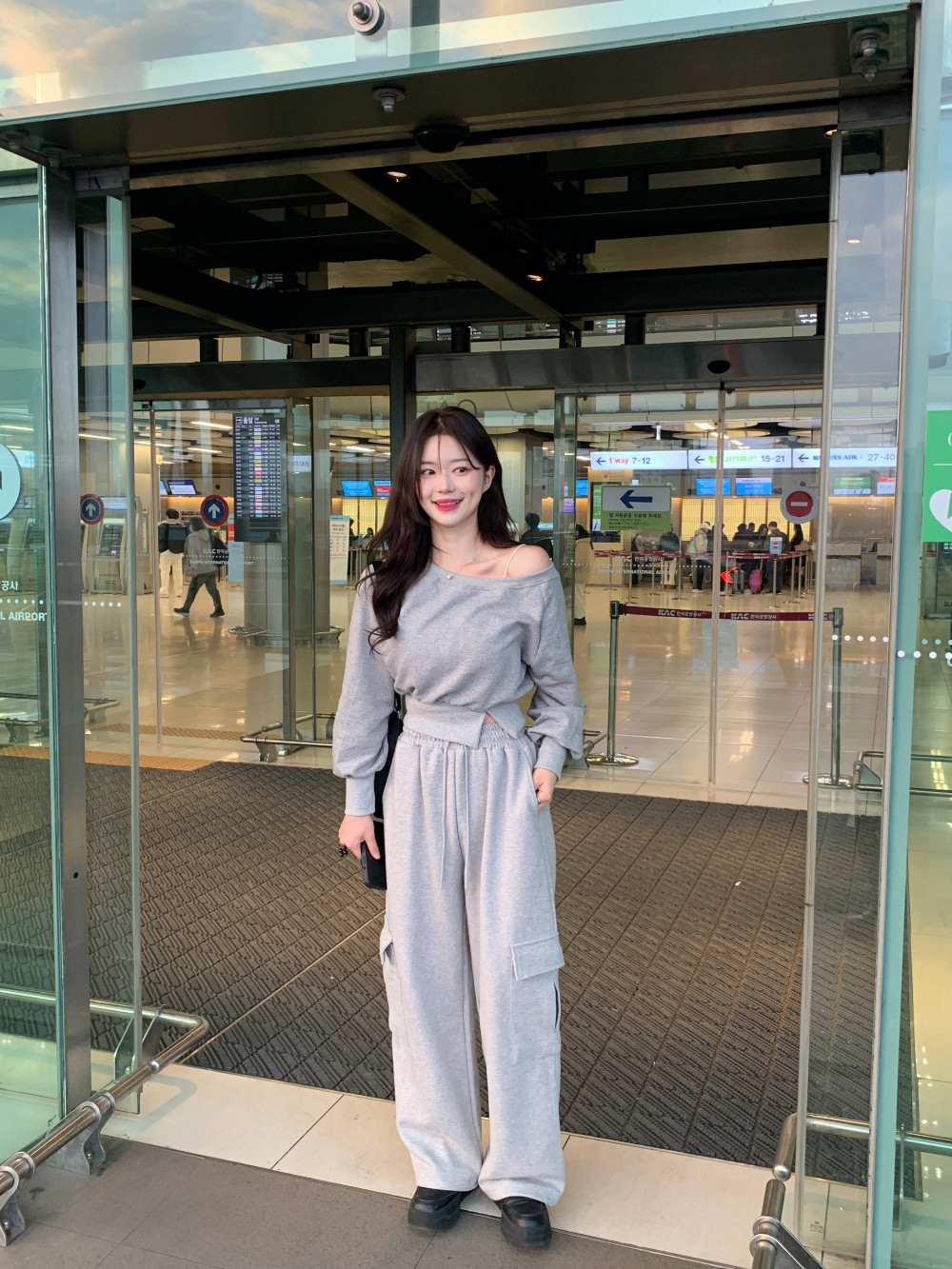 Codibook｜韓國 Dayroze 一字領露肩落肩長袖上衣[預購]長袖上衣 大學T 女裝 | 蝦皮購物