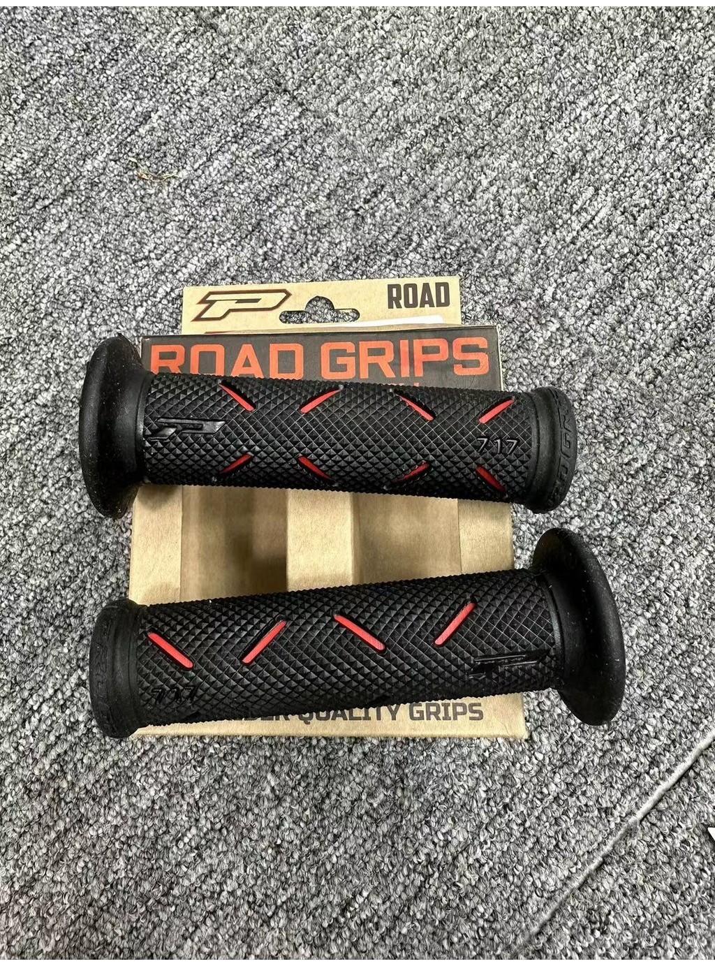 【台灣出貨】意大利P牌手把套PROGRIP雅馬哈川崎杜卡迪改裝MOTOGP摩托車手把膠 | 蝦皮購物