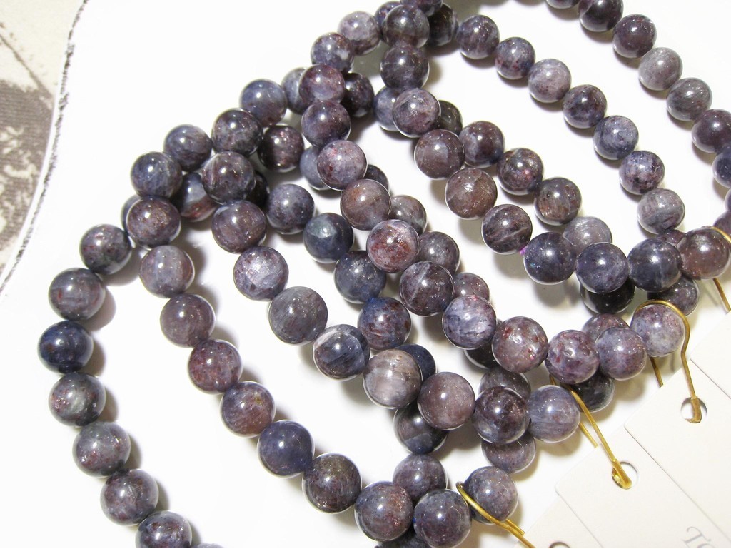 《晶格格的多寶格》天然A級印度透體星砂血滴堇青石手珠【A6493.A6494】約8-9mm水晶手珠 #隨機出貨贈精美盒 | 蝦皮購物