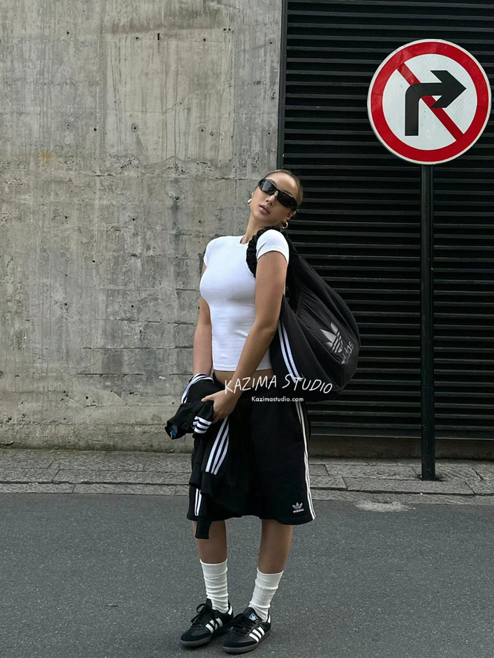 Kazima｜現貨 愛迪達 Adidas 寬鬆 三線短褲 拉鍊口袋 五分褲 黑白 紅白 短褲 IU2337 IM9425 | 蝦皮購物