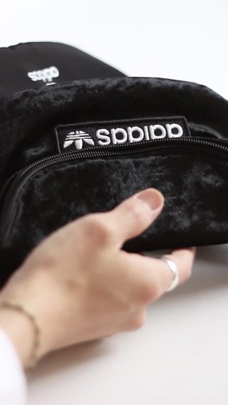 【商城正品｜現貨】adidas Originals 愛迪達 三葉草 腰包 小包 肩包 側背包 黑白 天鵝絨 皮革 鏡面銀 | 蝦皮購物