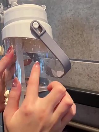 【AOWO】現貨 ins風 水壺 吸管水壺 大容量 水瓶 直飲水壺 手提 運動水壺 健身水壺 2000ml水壺 彈蓋水壺 | 蝦皮購物