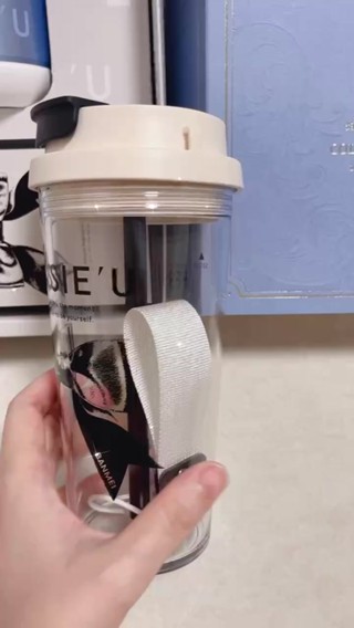 鉑金燕窩 膠原蛋白 天后闆妹 Bessie u 7週年 黃金版 吊飾 炫彩袋 禮盒 本來膠 | 蝦皮購物