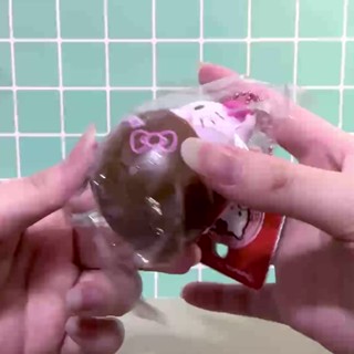 KT(hello kitty) 巧克力蛋squishy軟軟 慢回彈 捏捏 舒壓小物 女生禮物 交換禮物 生日禮物 | 蝦皮購物