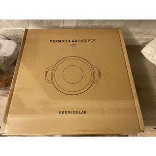 日本 Vermicular 23cm 琺瑯鑄鐵鍋 / 小V鍋 -碳黑色 | 蝦皮購物