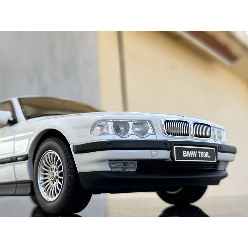 1/18 模型車 BMW E38 750iL白 | 蝦皮購物