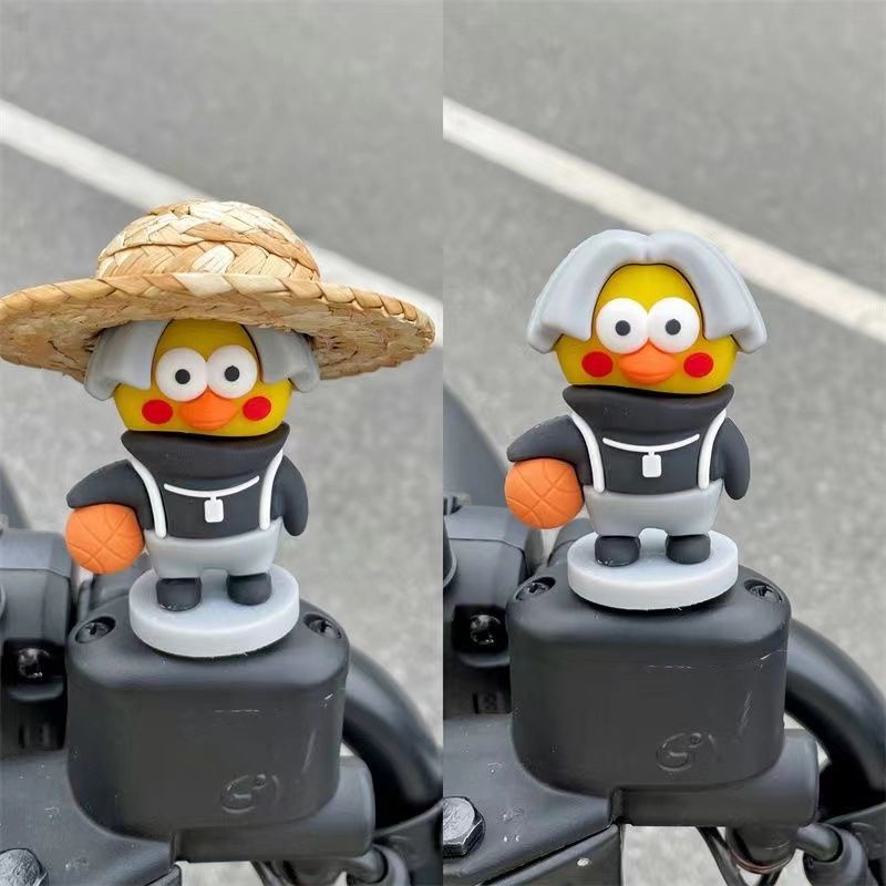 台灣出貨 cxk鷄你太美模型 公仔ikun 彈簧搖搖樂 裝飾品擺件 小配件 摩托 電動車 機車 汽車通用 | 蝦皮購物