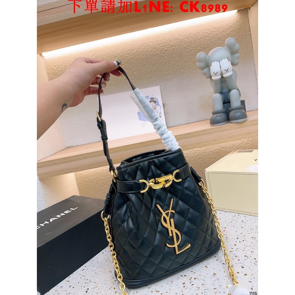 公司貨配折疊盒子,ysl這款水桶包太好看了～容量夠大精致可愛好適合夏天背呀尺寸2524-Y4MH 斜挎包 男包 女包 單 | 蝦皮購物