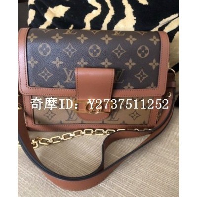 二手精品 Louis Vuitton走秀款 M44391達芙妮兩用雙色郵差包 金鏈 肩背/斜背 背帶可拆 | 蝦皮購物