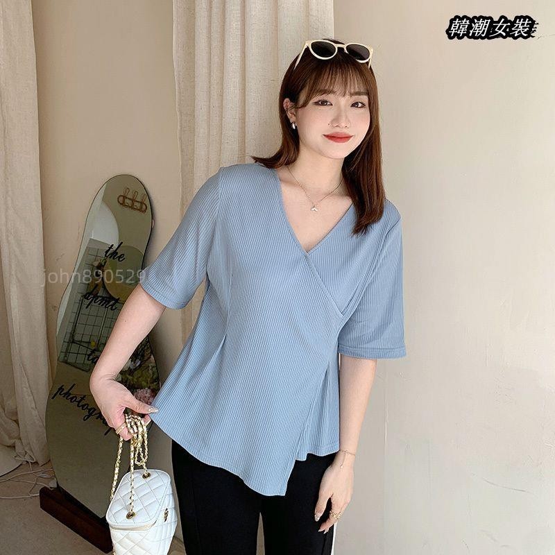 【大尺碼女裝M-5XL 40-150kg】 300斤法式上衣大尺碼夏裝胖mm遮肚子顯瘦V領不規則時尚女裝冰絲衫潮 | 蝦皮購物
