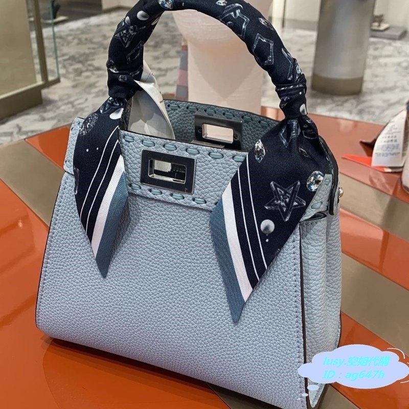 全新免稅代購Fendi 8BN244 Selleria 迷你外縫 Peekaboo 包 冰藍色 | 蝦皮購物