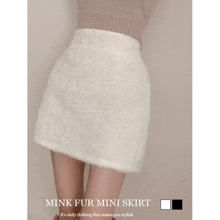Codibook｜韓國 gifteabox 白色毛絨質感迷你短裙[預購]裙子 女裝 | 蝦皮購物
