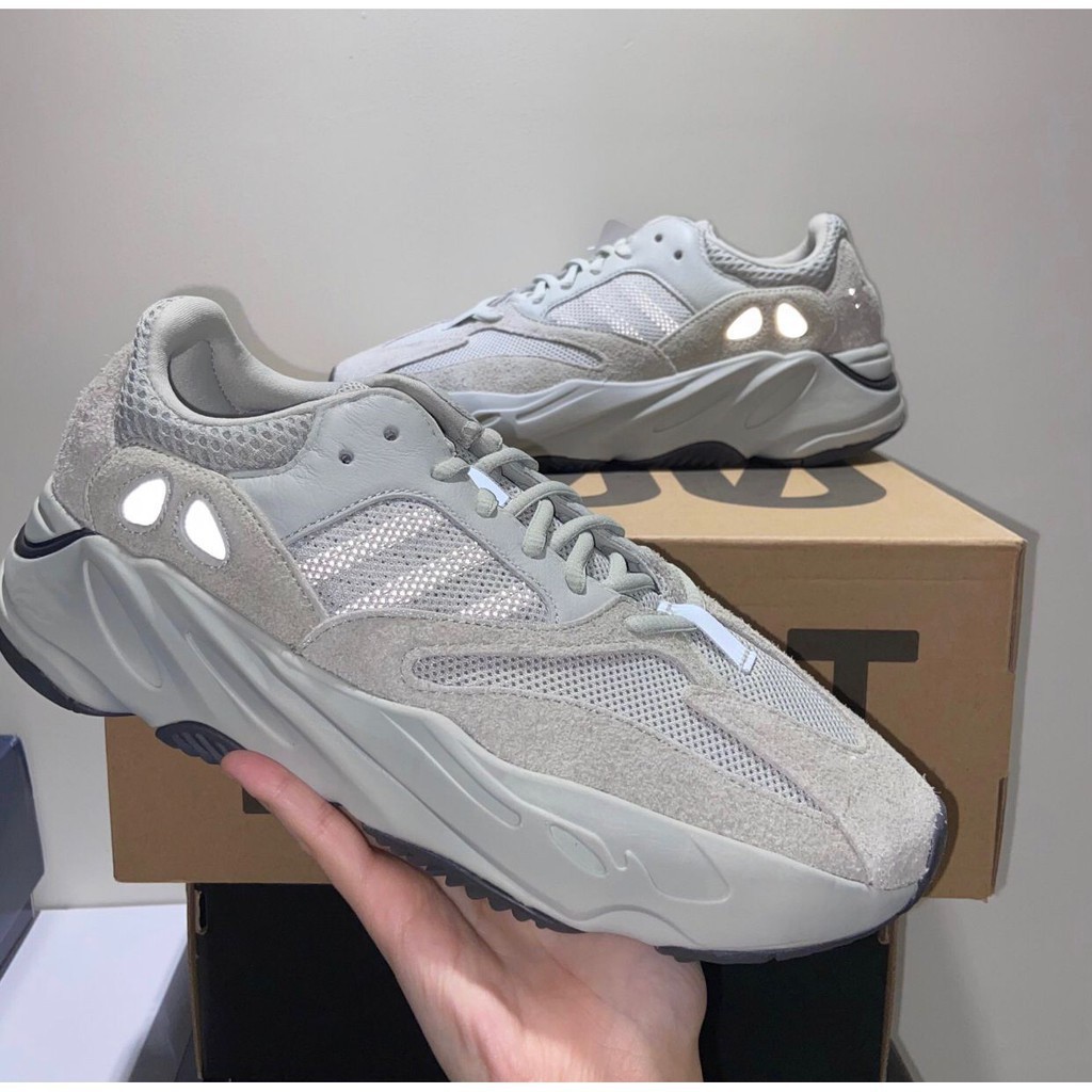 現貨 Adidas Yeezy Boost 700 SALT 白色 老爹鞋 EG7487 休閒鞋 運動鞋 | 蝦皮購物