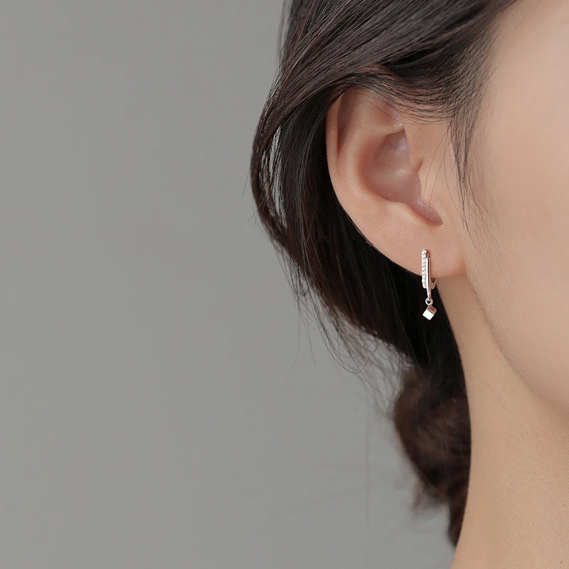 925純銀方塊耳扣線條耀眼鋯石女耳飾LE097 | 蝦皮購物