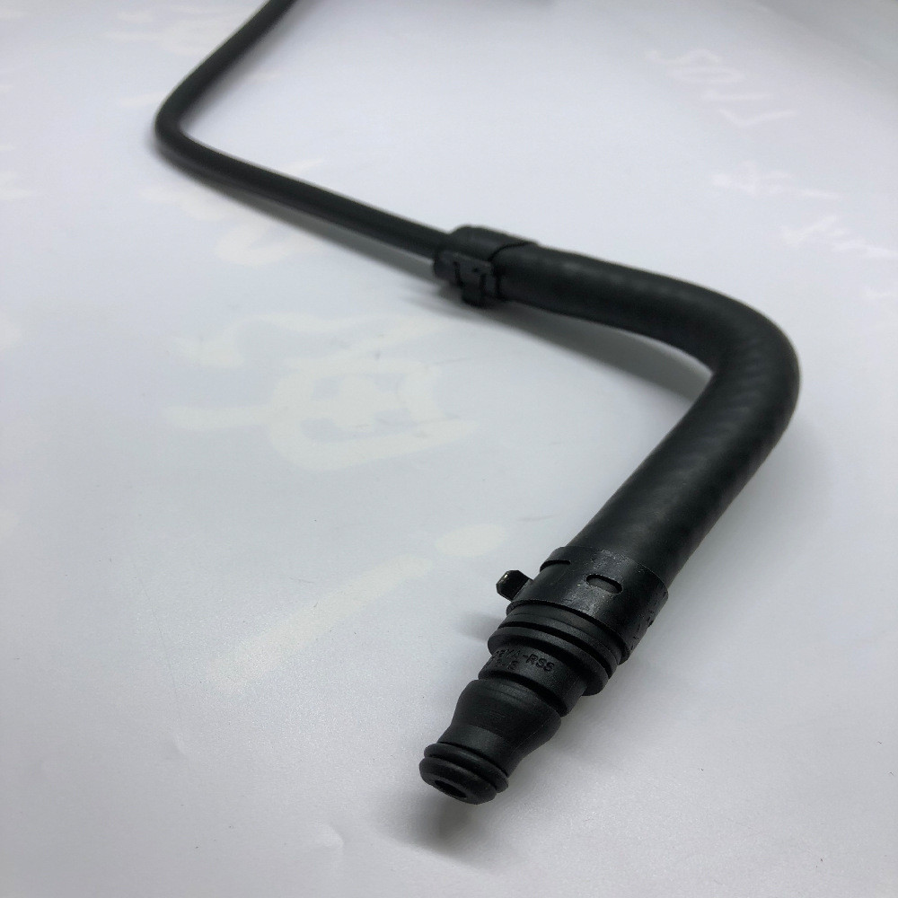 適用BENZ M271 W204副水箱水管 副水桶水管 上水管 汽車副水壺散熱水管 水管 冷卻液水管2045010125 | 蝦皮購物