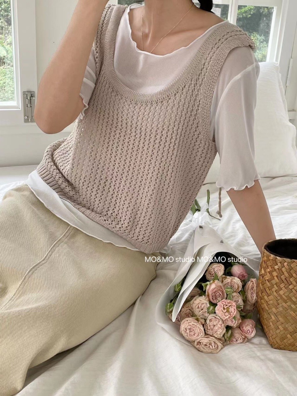 【SiBA Girl】MOMO-1018 現貨 韓版後綁帶簍空針織背心 外搭 上衣 女裝 5B | 蝦皮購物