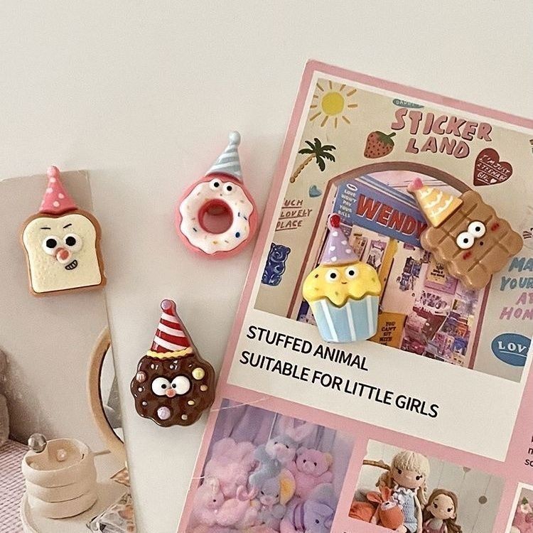 ⚡限量購⚡可愛卡通獃萌眼睛小餅幹吐司食玩帽子冰箱貼磁吸冰箱裝飾留言貼 FPEQ | 蝦皮購物