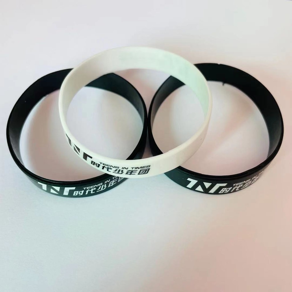 🌷店長首推🌷 熱賣明星時代少年團 夜光硅膠手環宋亞軒劉耀文賀峻霖丁程鑫手鏈 | 蝦皮購物