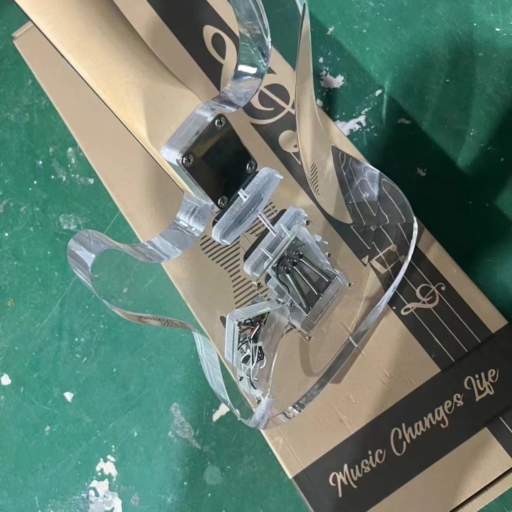 可開發票 水晶電吉他ST單搖,工廠直銷,成人初學者吉他新手入門演奏電吉他 水晶透明 電吉他學生金屬搖滾炫酷彩燈 | 蝦皮購物