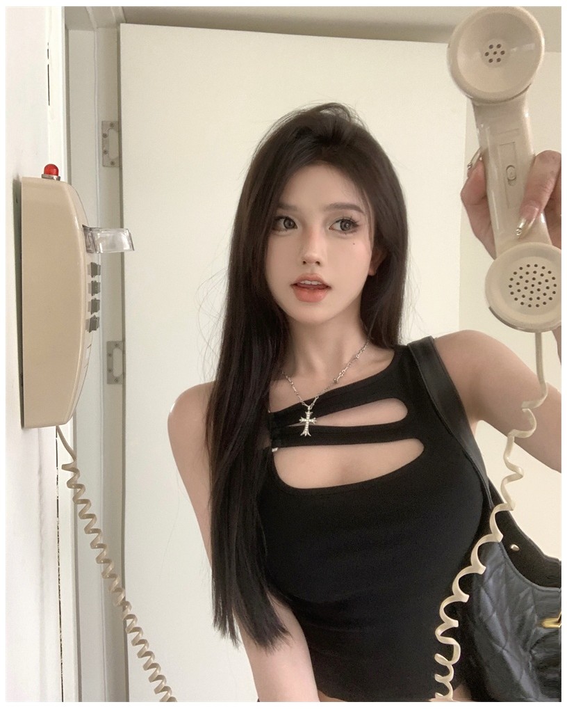 釦環美胸罩杯背心【30313】PAPI女裝批發價春夏新款韓系INS性感貼身氣質露肩無袖鏤空吊帶短版針織胸墊背心削肩背心 | 蝦皮購物