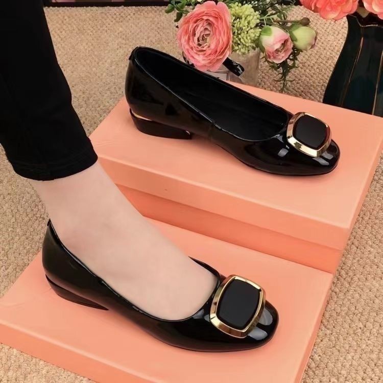 醜八怪鞋屋/品牌真皮秋牛漆皮方扣時尚舒適低跟中青單鞋懶人鞋 豆豆鞋 包鞋 豆豆鞋女真皮 豆豆鞋女 平底鞋 | 蝦皮購物