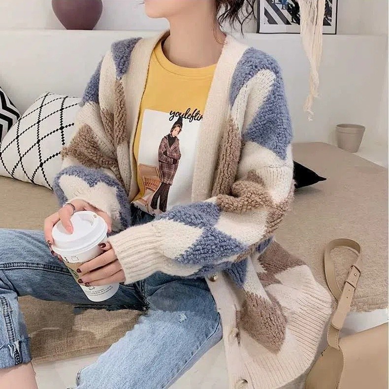 菱格拚色QQ毛針織外套【3815】PAPI女裝批發 秋冬新款韓系INS休閒開衫保暖長袖撞色羊羔毛格紋外套 毛衣外套 | 蝦皮購物