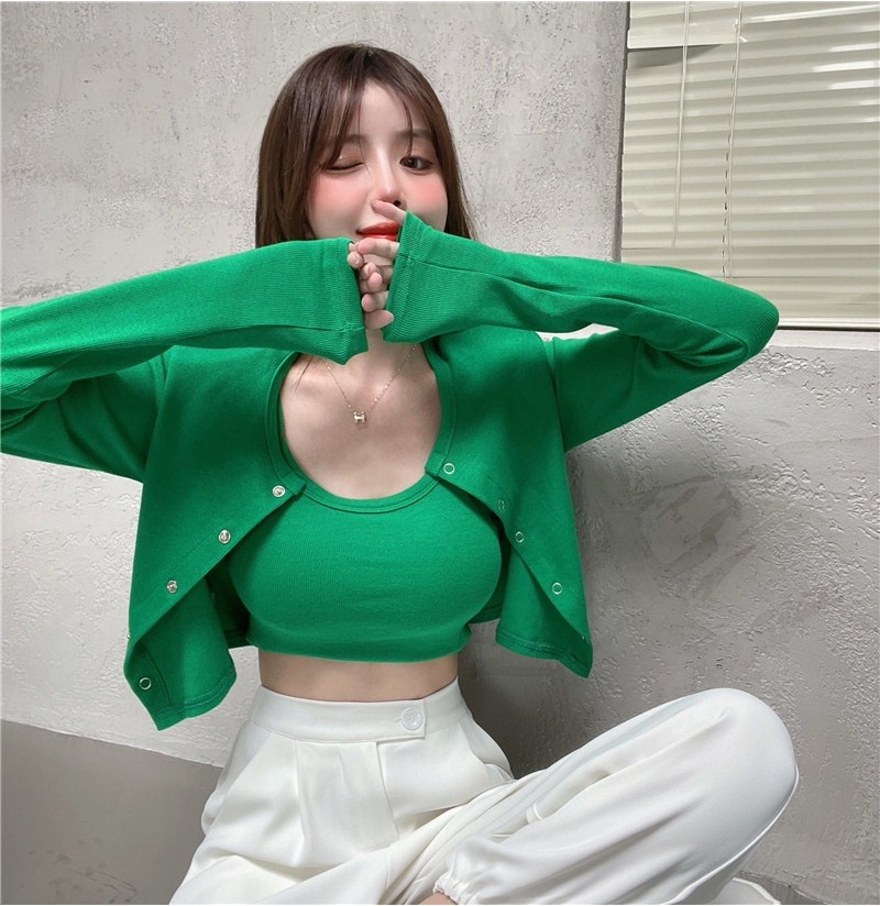 吊帶胸墊開襟兩件套【91371】PAPI女裝批發 秋冬新款韓系INS修身顯瘦氣質辣妹開衫長袖上衣 短版背心 兩件式上衣 | 蝦皮購物