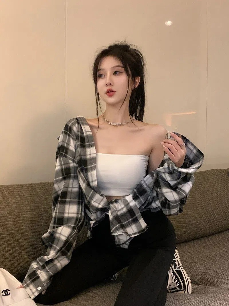 平口寬版後扣果胸【9820 】PAPI女裝批發 春夏新款韓系INS性感貼身無痕美胸美背內衣 隱形內衣 小可愛 無鋼圈內 | 蝦皮購物