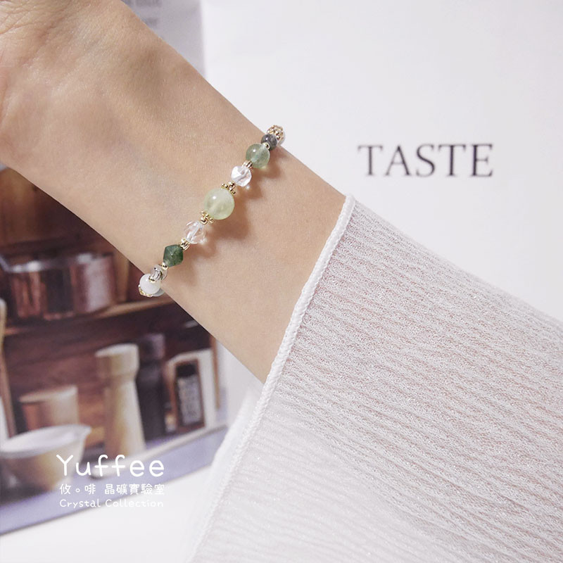 Yuffee 攸啡 開運禮物«蘋果森林»葡萄石綠草莓白水晶14K包金彈性繩–清新療癒好人緣招財旺事業頂輪心輪水晶手鍊 | 蝦皮購物
