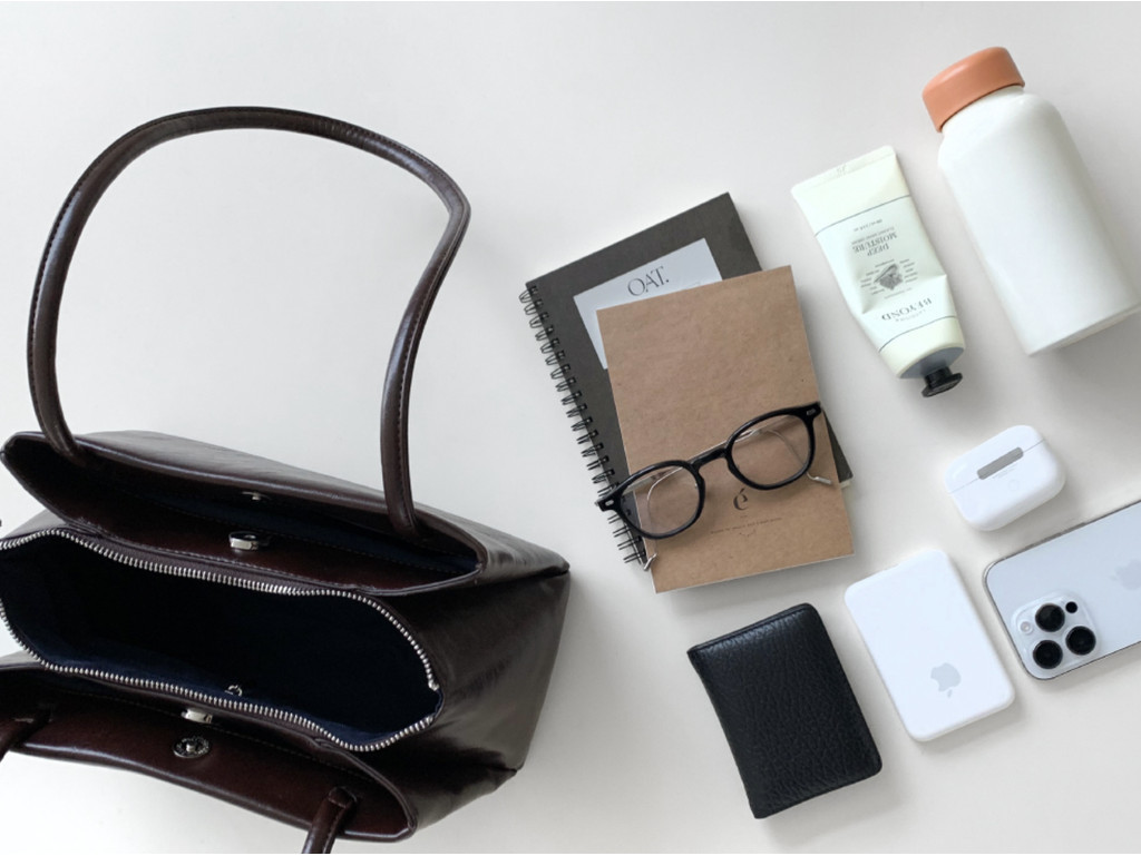 sujj🇰🇷 （現貨）多層儲物空間包 可放長夾 裂紋分層肩背包 包包 #98doci | 蝦皮購物