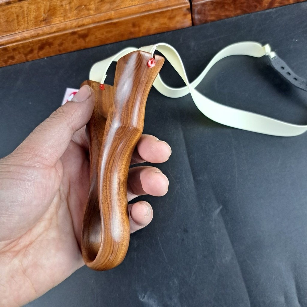 強力彈弓 雷射彈弓 弓 打鳥彈弓 戶外彈弓 彈弓烏木綠檀木沙漠鐵鏤空免綁彈弓沉水級別傳統高級九尾狐彈弓輕裝 AWV1 | 蝦皮購物