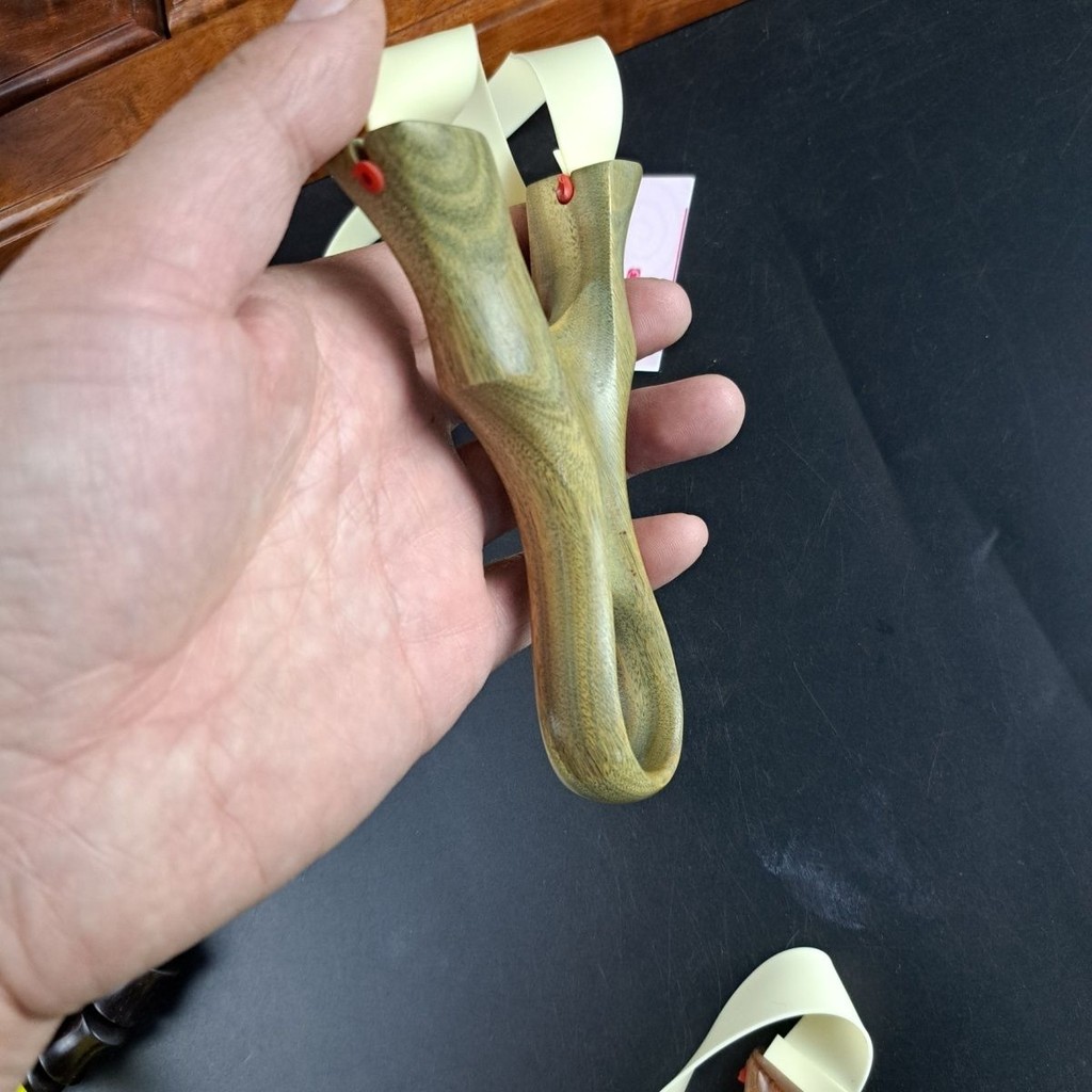 強力彈弓 雷射彈弓 弓 打鳥彈弓 戶外彈弓 彈弓烏木綠檀木沙漠鐵鏤空免綁彈弓沉水級別傳統高級九尾狐彈弓輕裝 AWV1 | 蝦皮購物