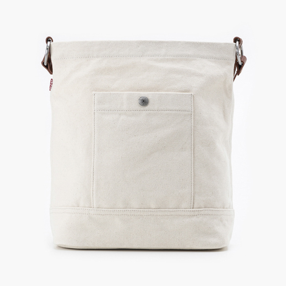 Levi's® 女款 經典單寧牛仔鉚釘斜背包000IP-0000 人氣新品 | 蝦皮購物