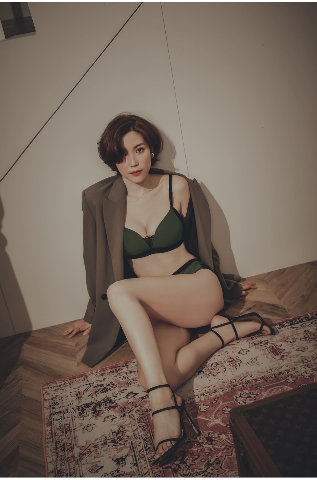 【myBRA】【GIFT ACC.聯名款】美背輕輕 輕盈美背無痕無鋼圈內衣-綠色/黑色 女內衣 集中包覆 無痕內衣 熱銷 | 蝦皮購物