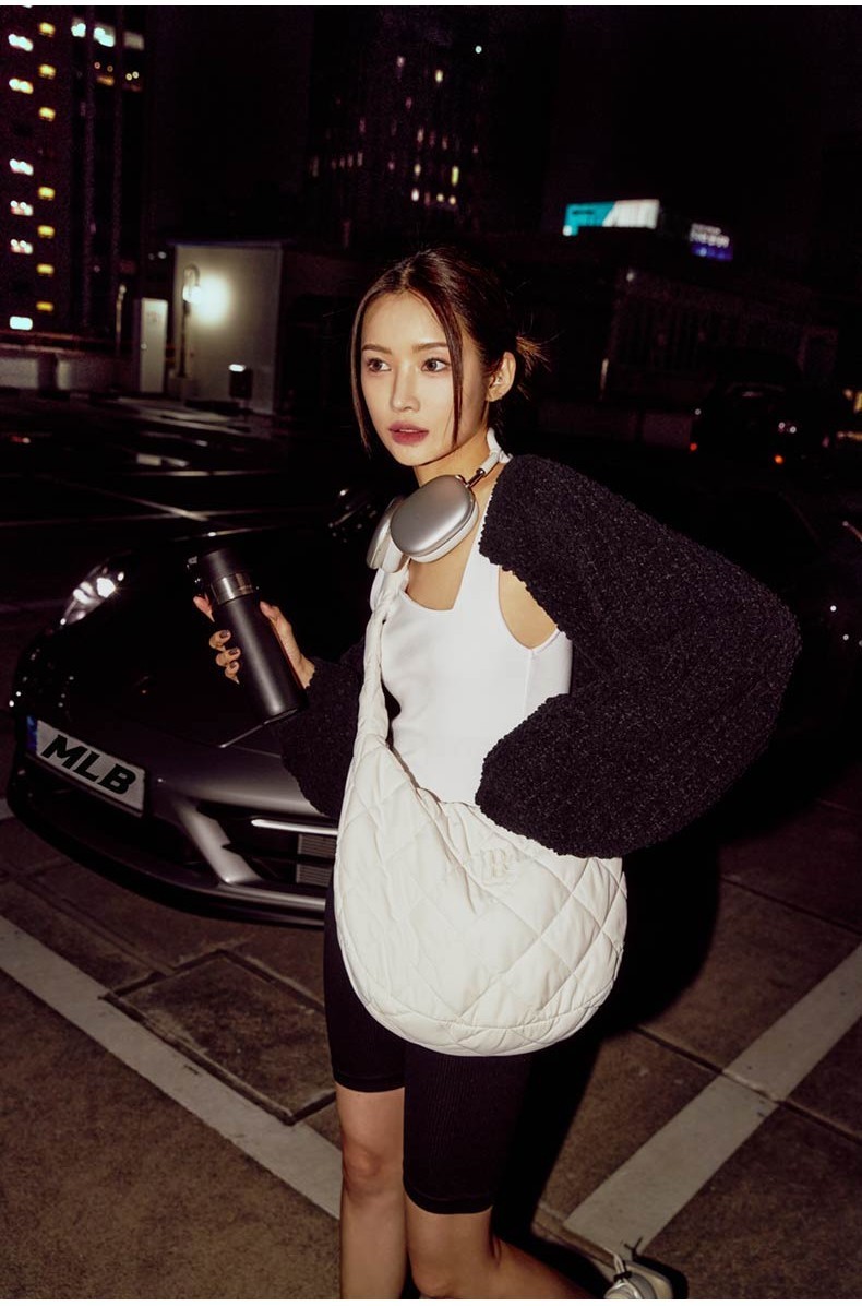 MLB 大雲朵包 腋下包 肩背包 紅襪/洋基隊 (3ABQL0936-兩色任選)【官方旗艦店】 | 蝦皮購物