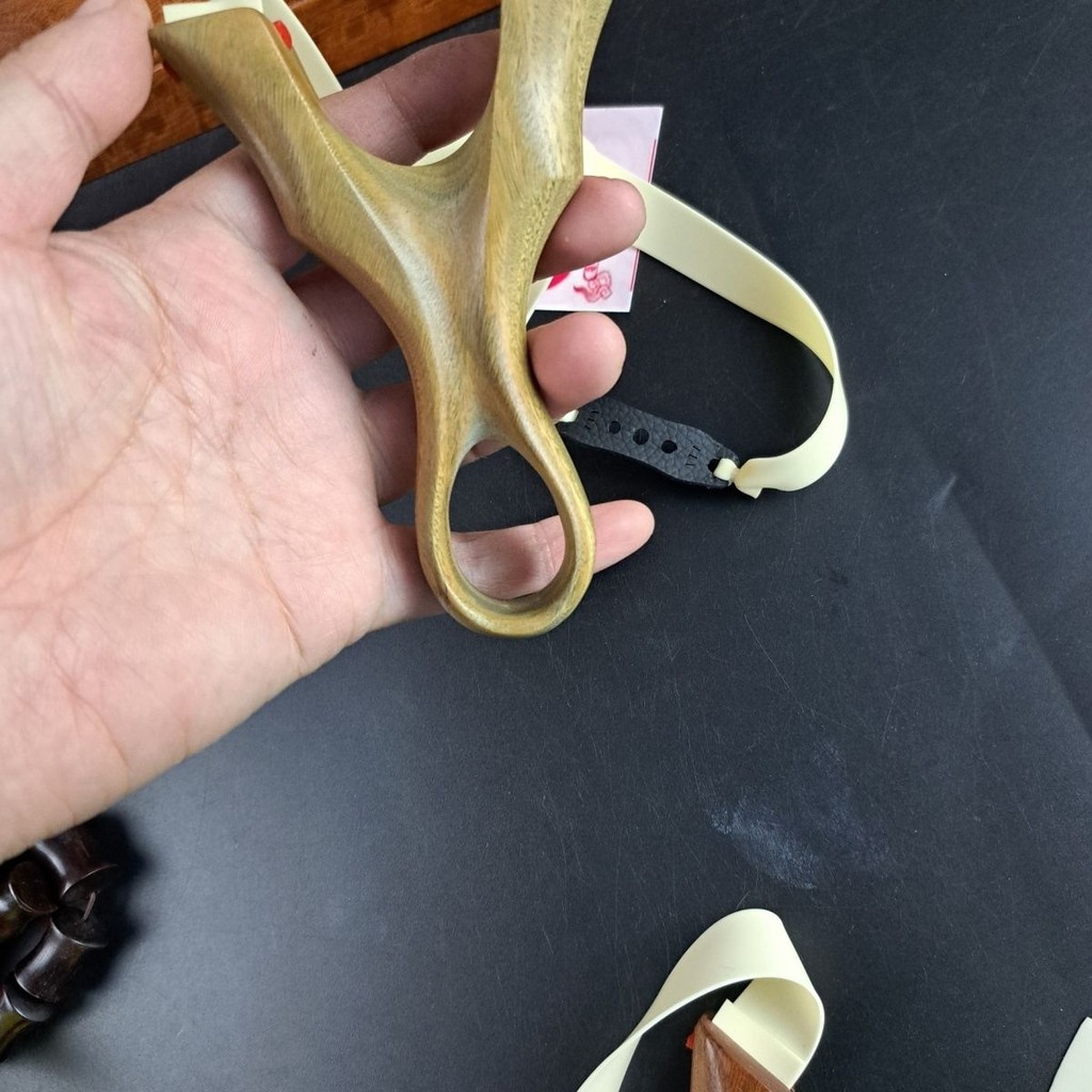 強力彈弓 雷射彈弓 弓 打鳥彈弓 戶外彈弓 彈弓烏木綠檀木沙漠鐵鏤空免綁彈弓沉水級別傳統高級九尾狐彈弓輕裝 AWV1 | 蝦皮購物