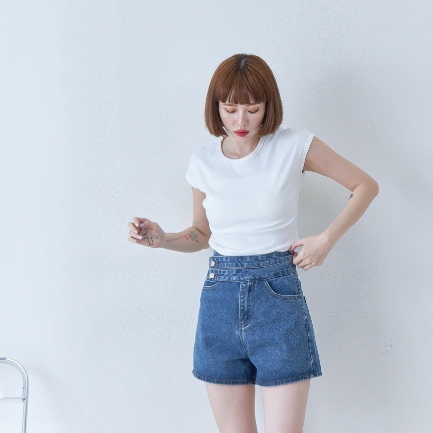 BAi白媽媽 斜雙帶A字牛仔短褲S-L號－台灣現貨 隔日到貨【330585】 | 蝦皮購物