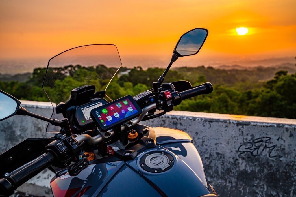 【AMBER銨鉑】EM621｜CarPlay行車紀錄器｜胎壓 藍牙WIFI 手機 導航 防水｜W!ZH 欣炫 | 蝦皮購物