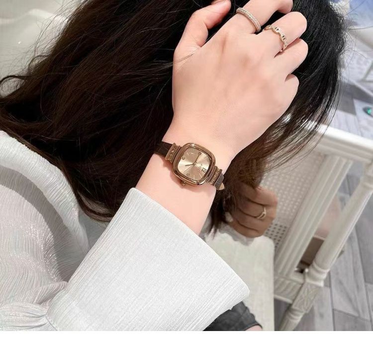 🔥熱賣🔥時尚輕奢 復古氣質 小眾簡約 學生潮流 小方糖 女士手錶腕錶--BDH 2024新款 時尚潮流手錶 BOEB | 蝦皮購物