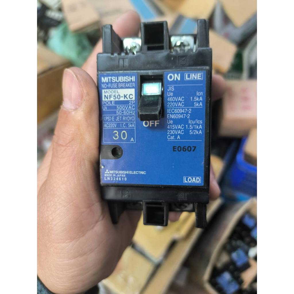 三菱Mitsubishi 無熔絲開關 NF30-KC NF50-KC 2P 3P 5A-30A(私密庫存） | 蝦皮購物