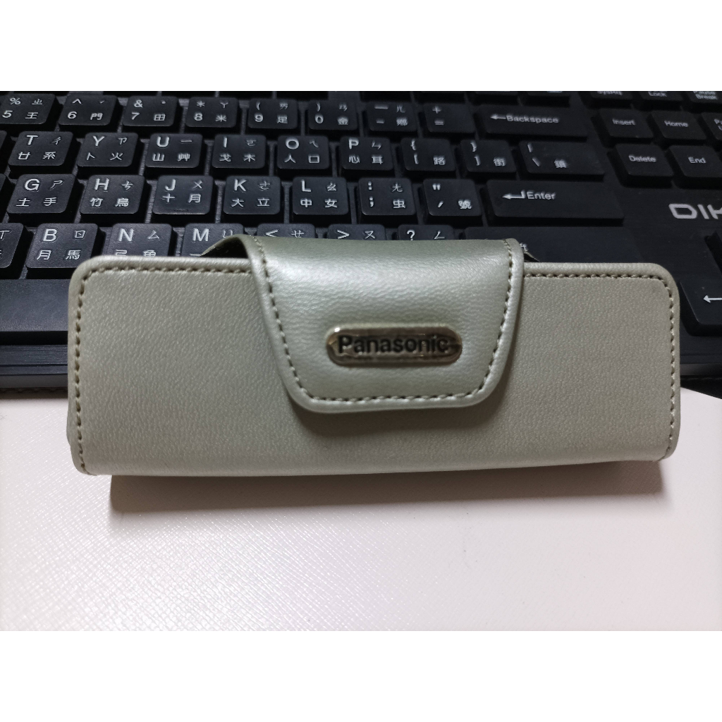Panasonic國際牌GD92手機原廠皮套銀灰色,全新沒用過,狀況佳 | 蝦皮購物